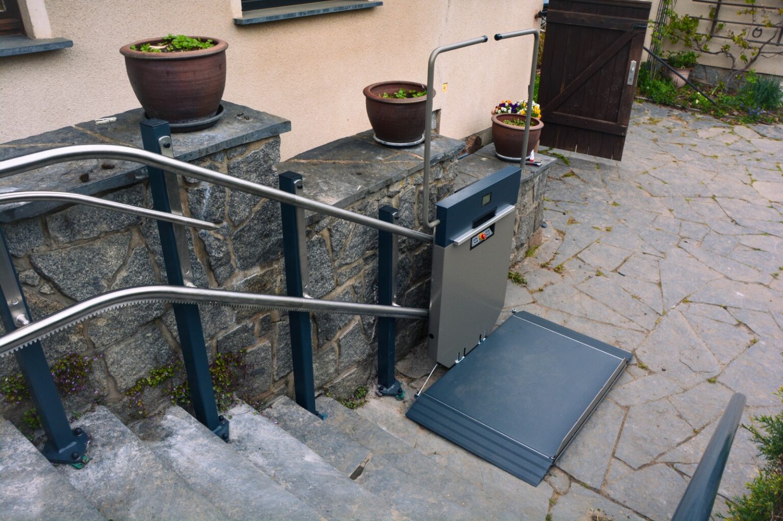 Platform Stair Lifts: A Complete Guide to Inclined Wheelchair Lifts ...
